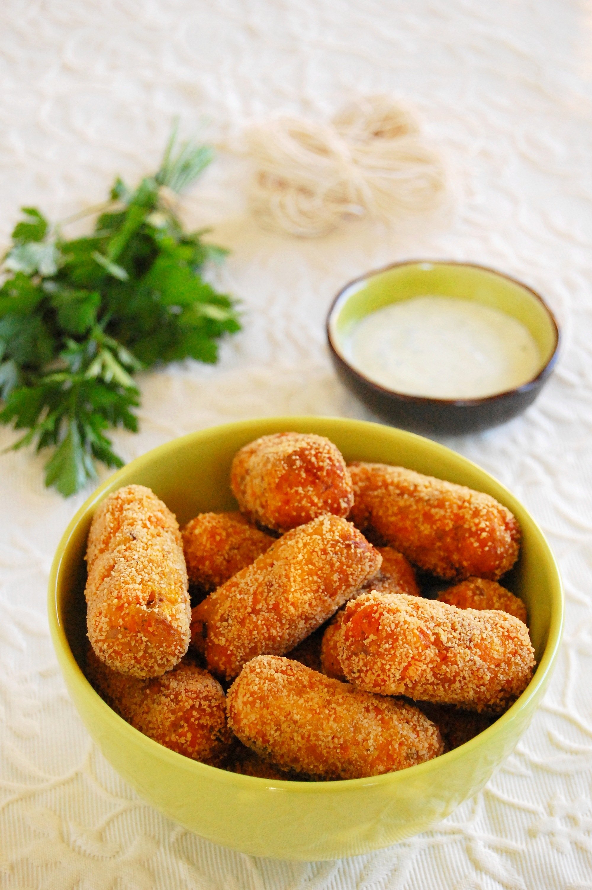 Gyerekeknek – Makrélás sárgarépa krokett zöld fűszeres mártogatóssal ...